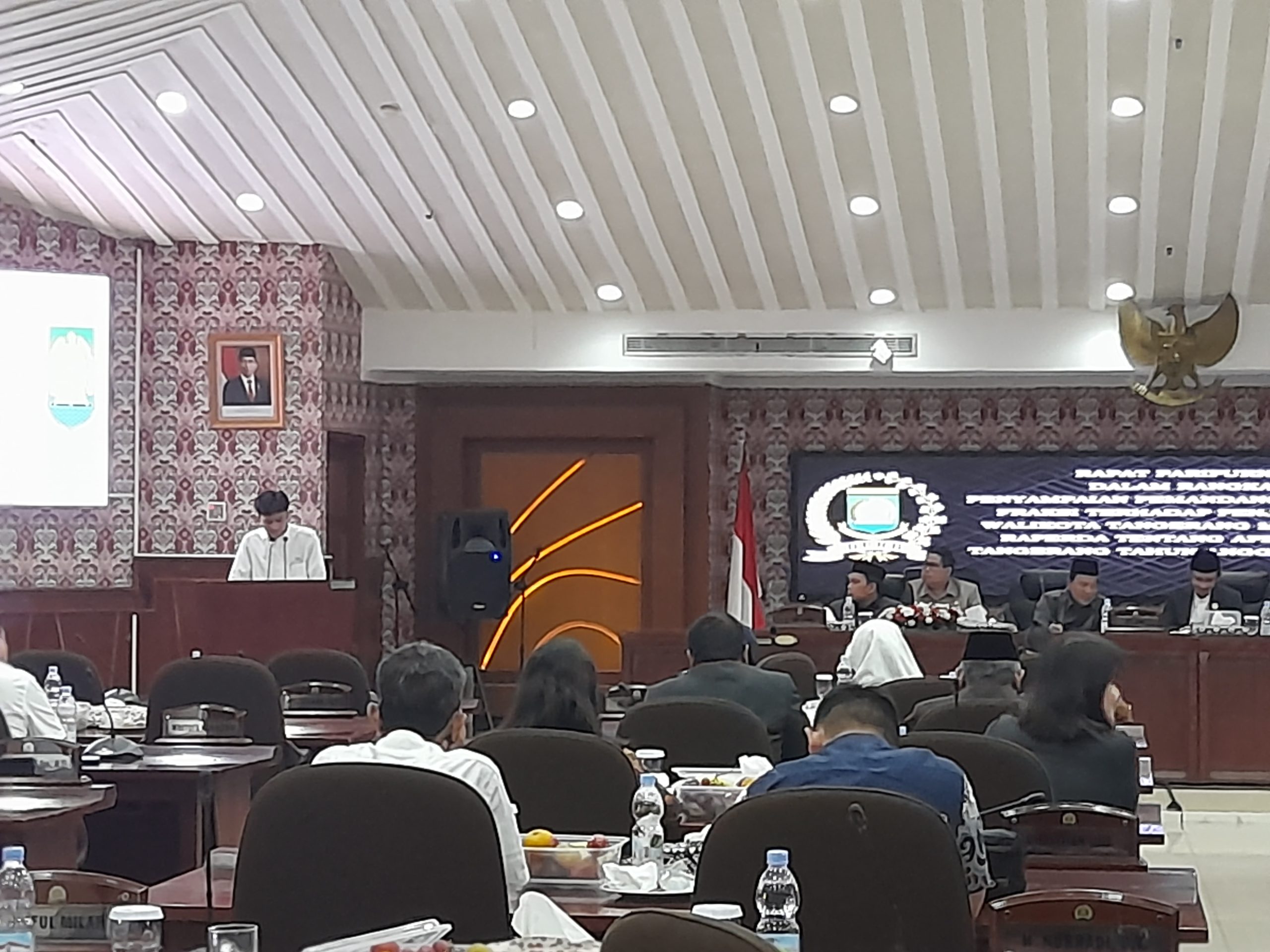 DPRD Gelar Rapat Paripurna Pandangan Fraksi R-APBD 2025 | HARIAN RAKYAT